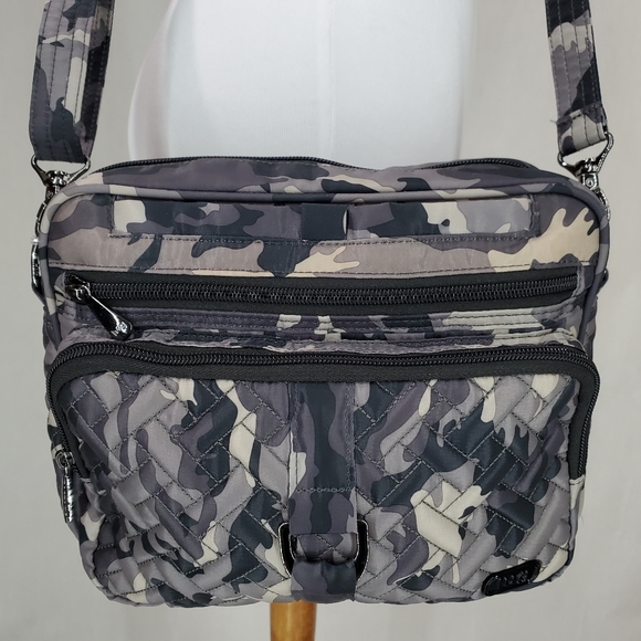 lug | Bags | Lug Carousel Xl Rfidblocking Convertible Crossbody Bag ...